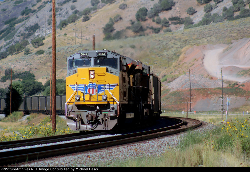 UP 5316 3044 (C45ACCTE, SD70AH {Tier4} are the DPUs on a westbound coal train at Round Valley ...